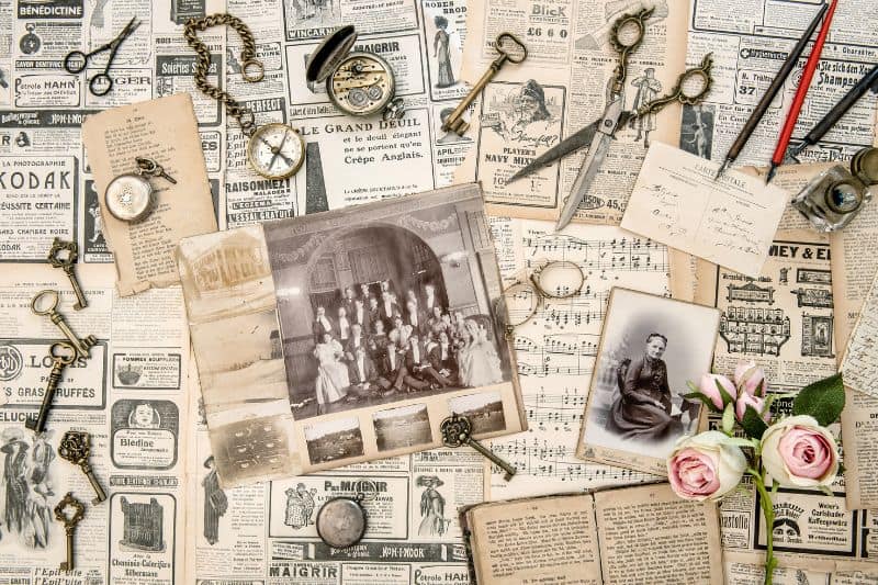 Can You Recycle Photos? (And 9 Ways to Reuse Old Photos) - Conserve ...